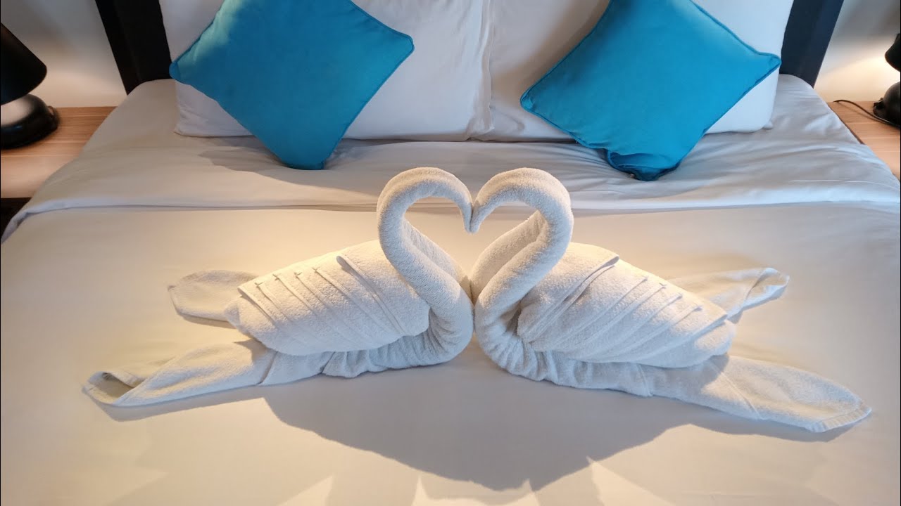 how to make swan||towel folding swan||bed decoration|beautiful giseng ...