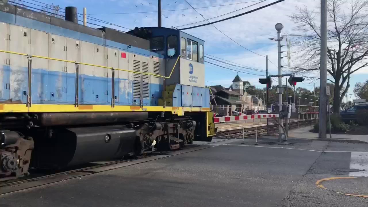 LIRR: Sandite Train @ East Williston - YouTube
