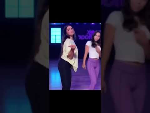 Addison Rae Twerking Loop - YouTube