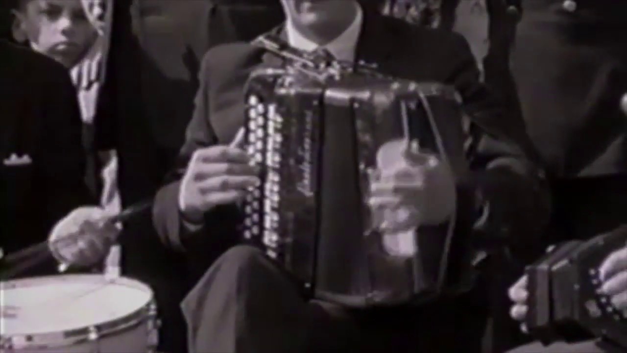 The Tulla Ceili Band Plays A Single Reel - YouTube