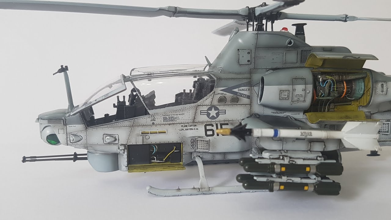 Kitty Hawk 1/48 AH-1Z Viper (Part 2: Engine and fuselage build) - YouTube