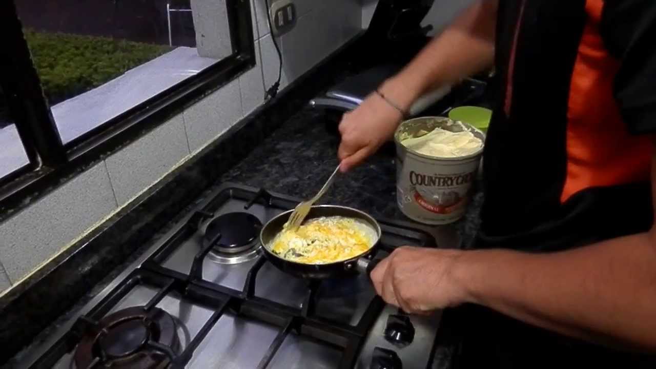 como hacer un huevillo revueltillo Part II - YouTube