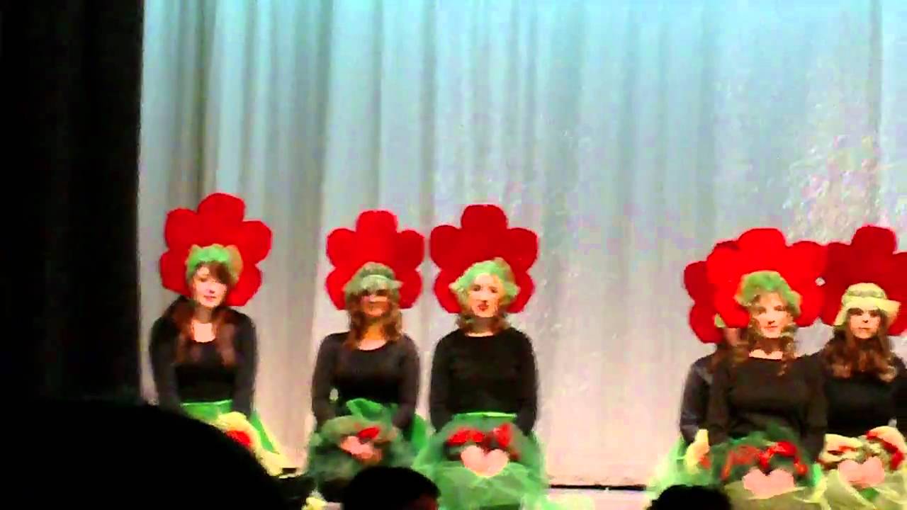 Wizard of Oz Poppy Scene - YouTube