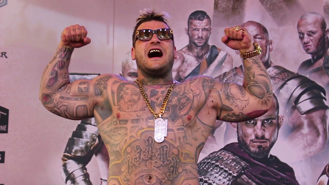 KSW 39: Popek Monster vs Burneika Walka weigh-ins and face off - YouTube