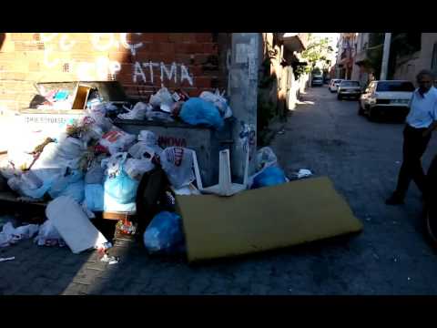 Yıl 2016 camdibi sokağı saat 7-00. Pislik içinde
