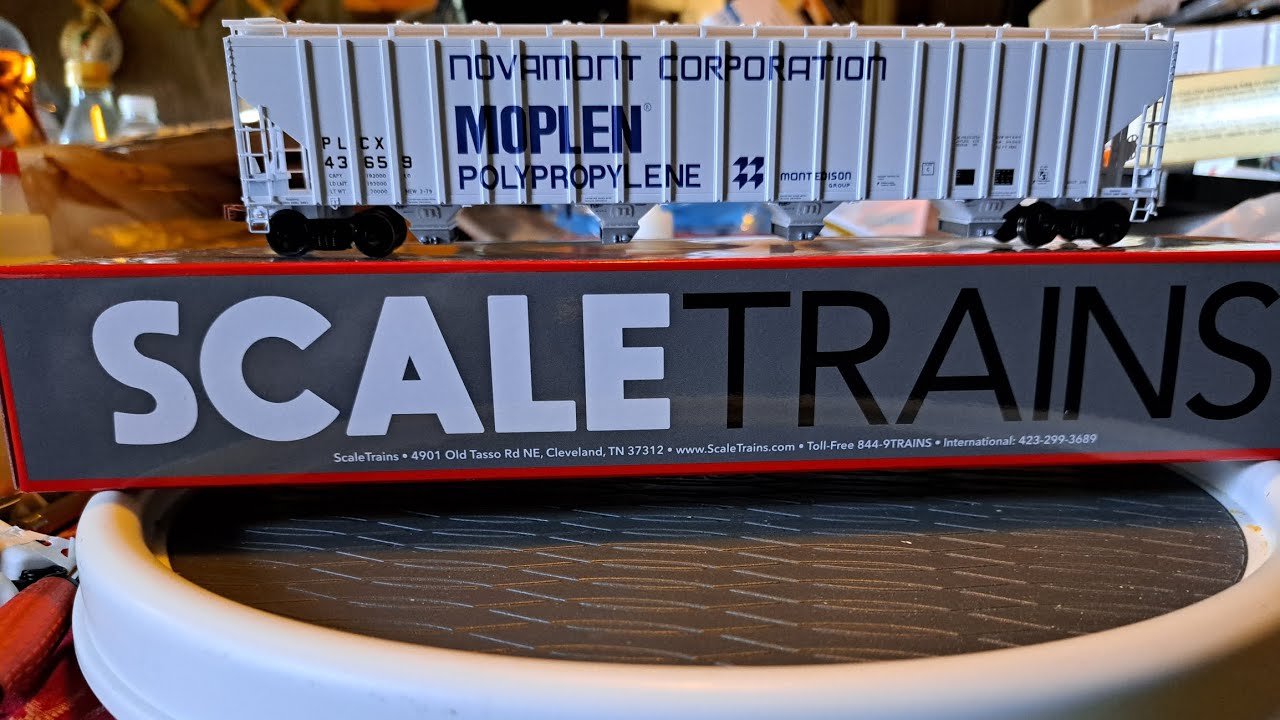 REVIEW VIDEO: SCALETRAINS OPERATOR HO SCALE P-S 5820 COVERED HOPPER ...
