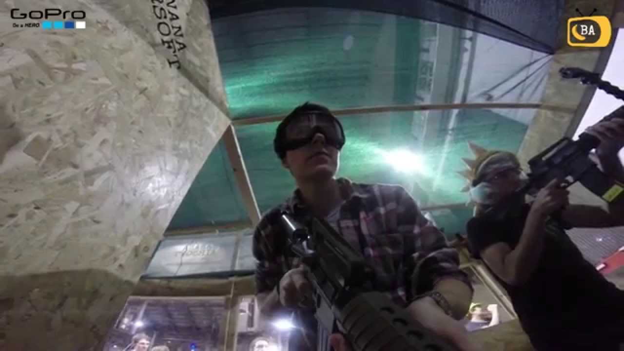 Banana Hero - Cesar & Constantino - GoPro Salón del Manga 2014 Banana ...