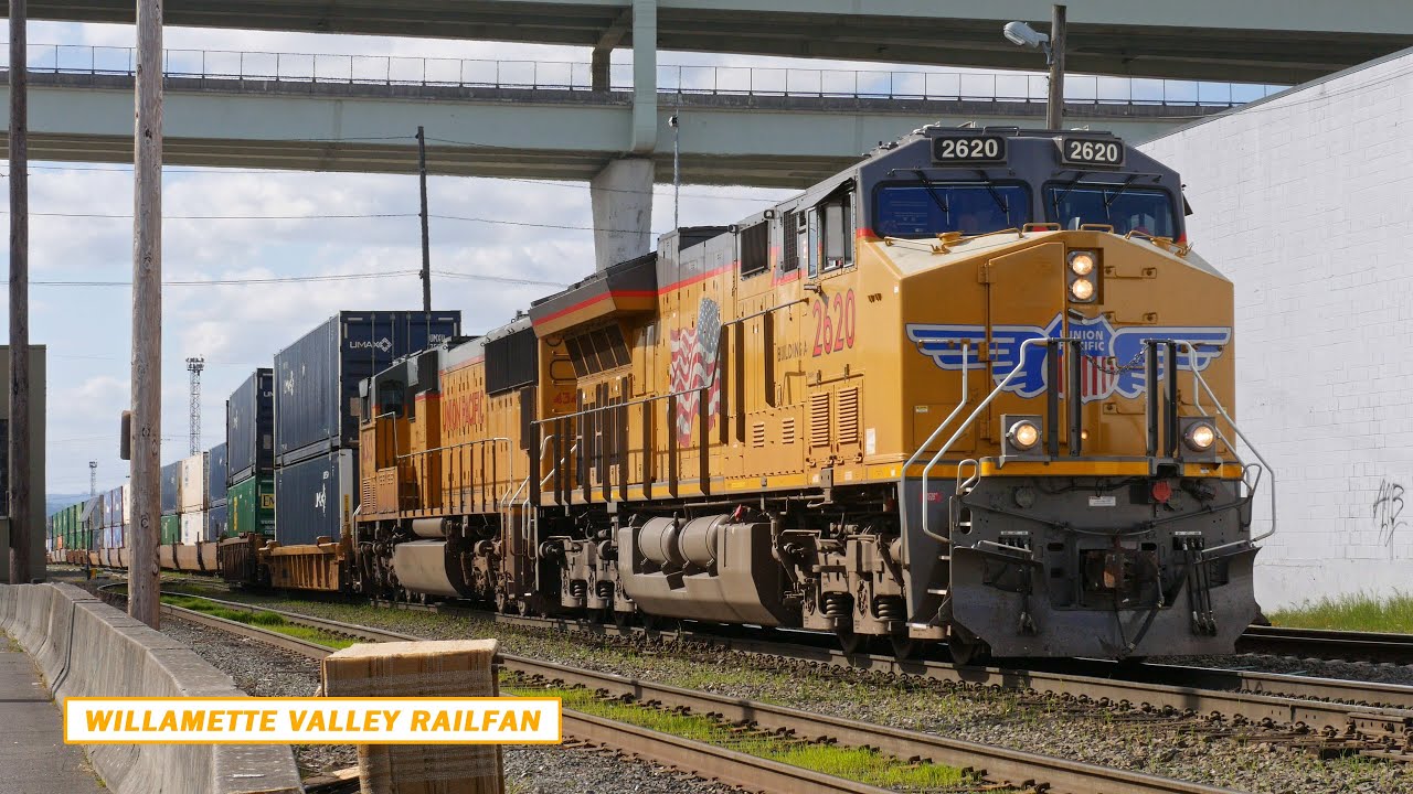 Real Railroading: UP 2620 leading an intermodal out of Albina Yard ...