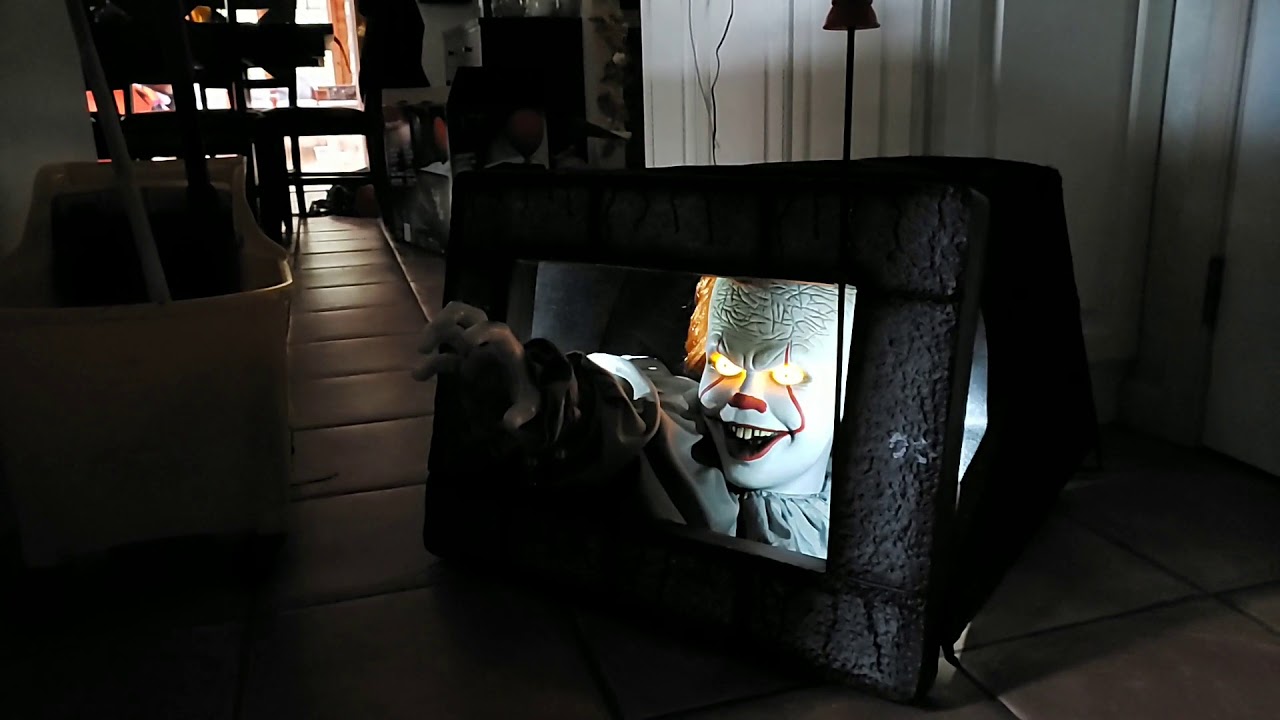 Pennywise Animation from Party City - YouTube