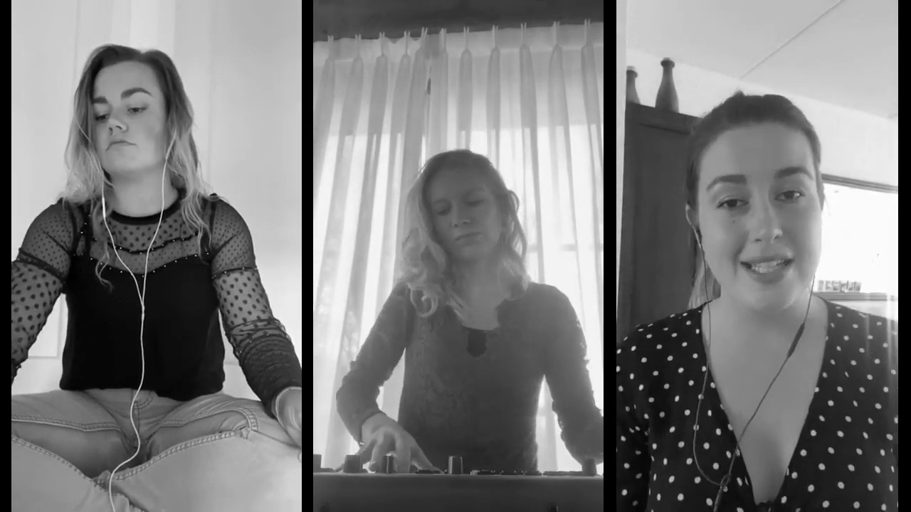 Friend Medley - Anthem Lights (Cover by: Debora & Rebecca en Joletta ...