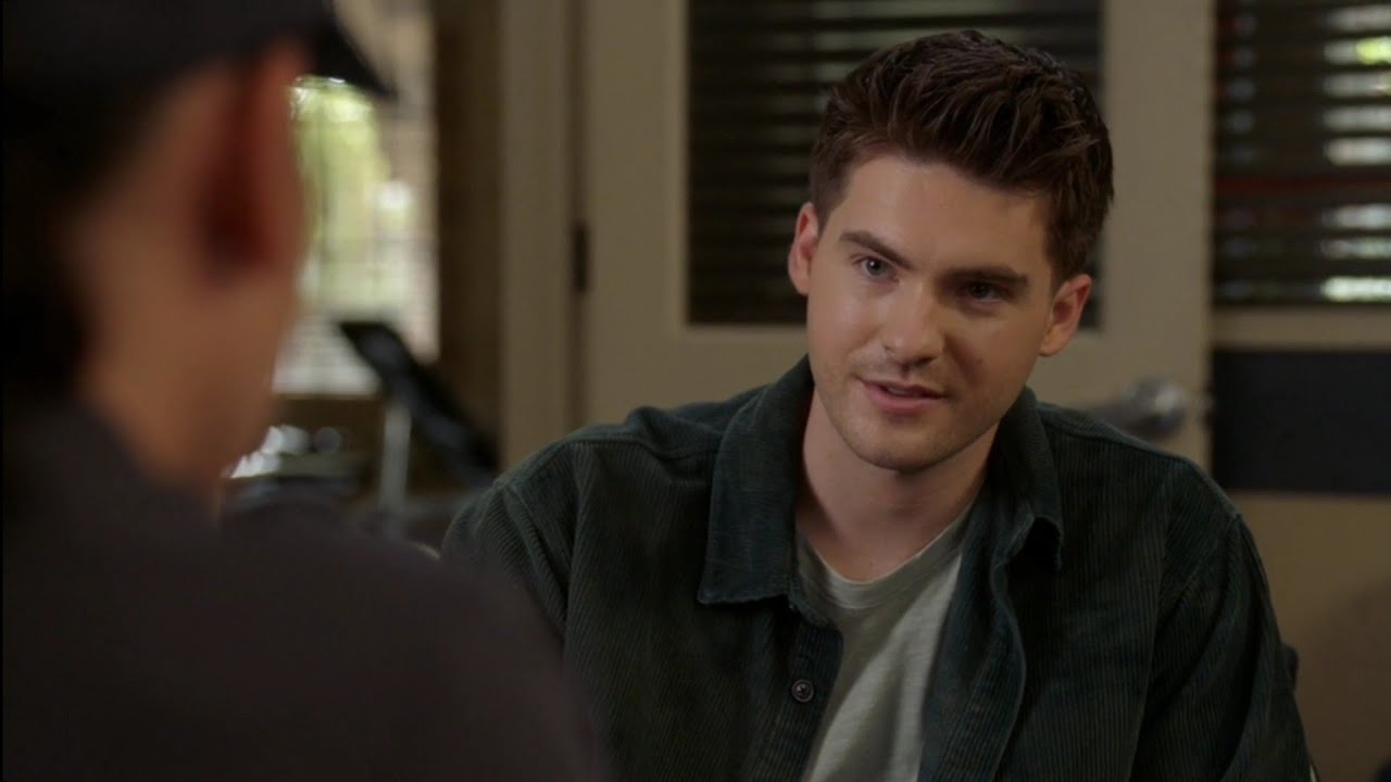 All American 4x02 Scene| Asher May Get Another Shot At Football - YouTube