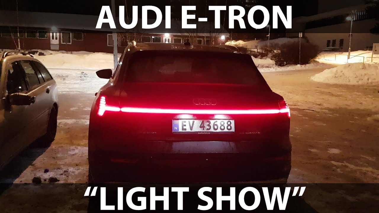 Audi e-tron LED tail lights animation - YouTube