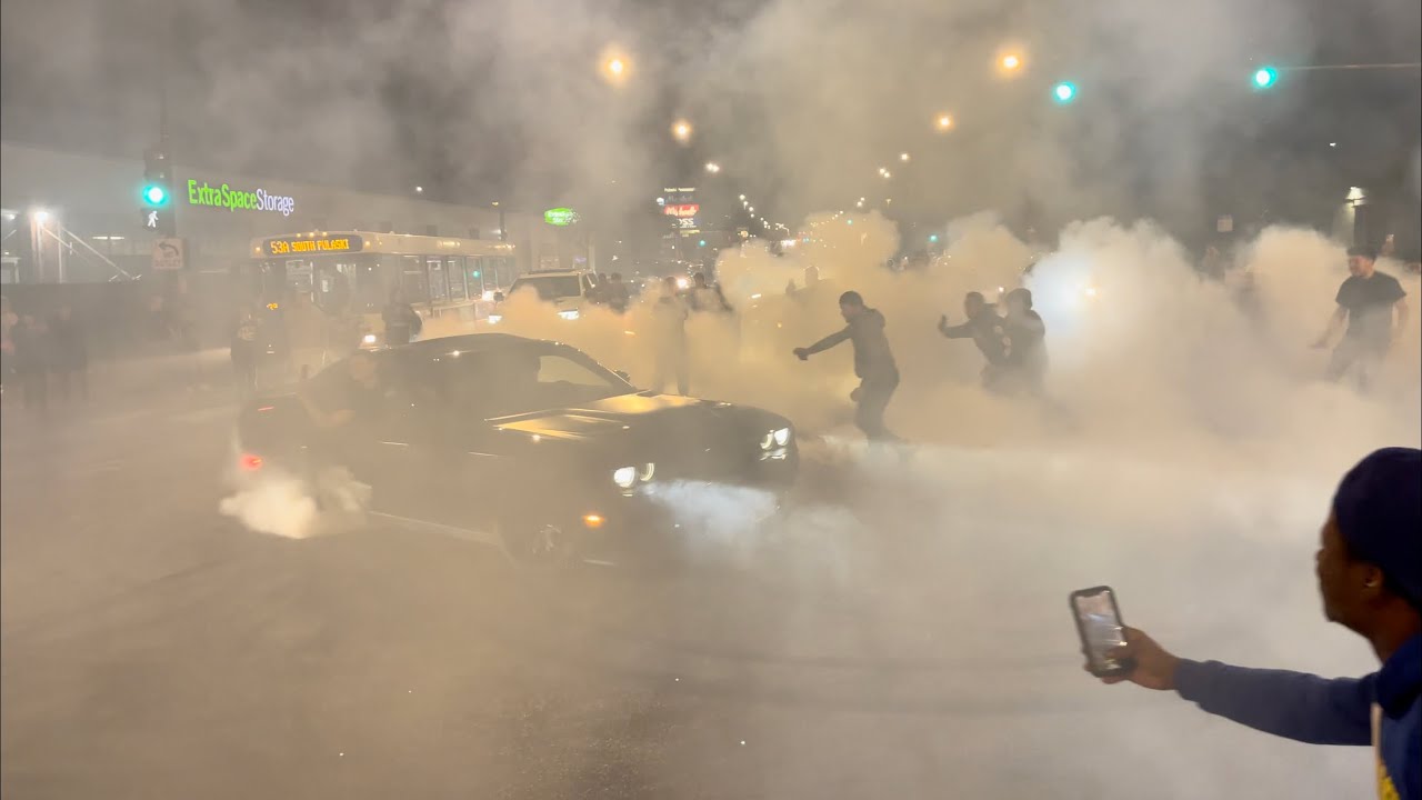 CHICAGO GOES CRAZY || INTERSECTION TAKE OVER - YouTube