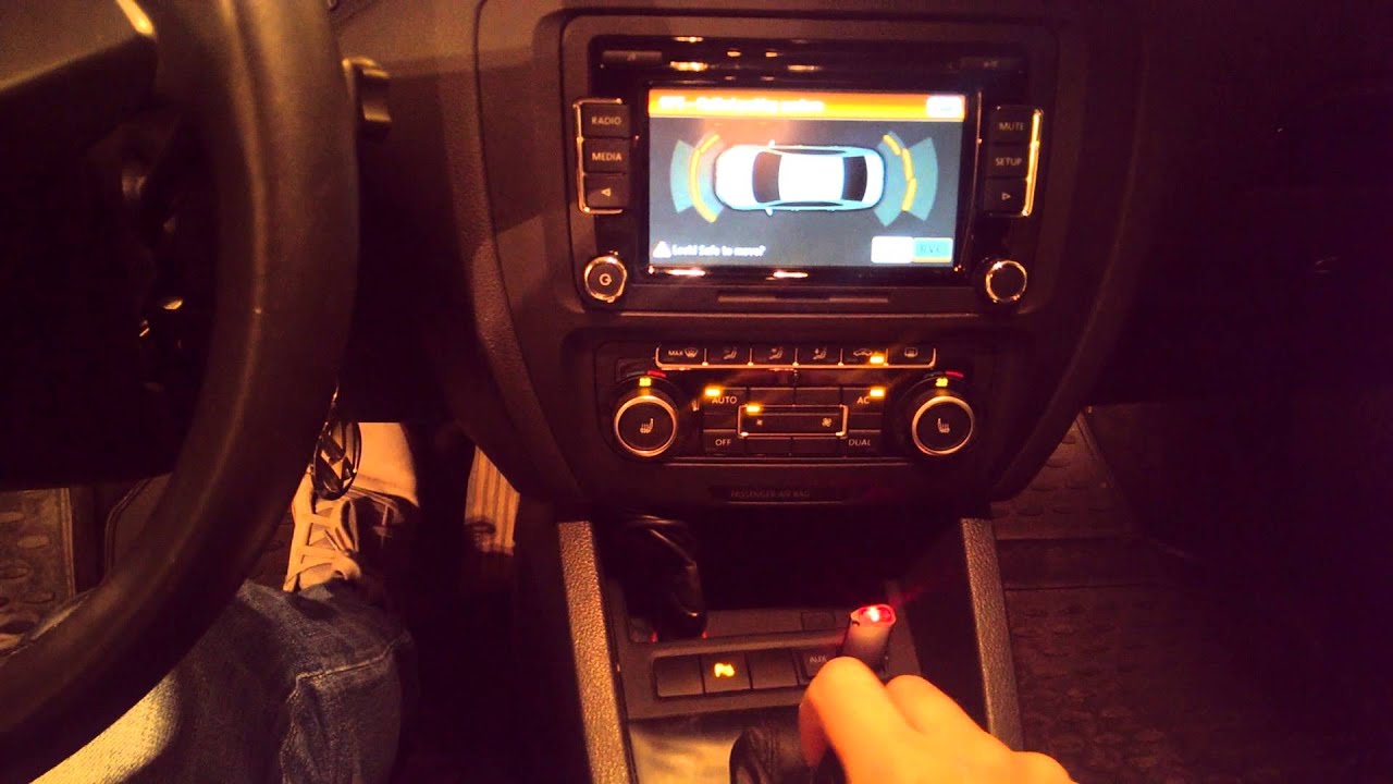 RCD510 Delphi Rear View Camera Auto Mode - YouTube