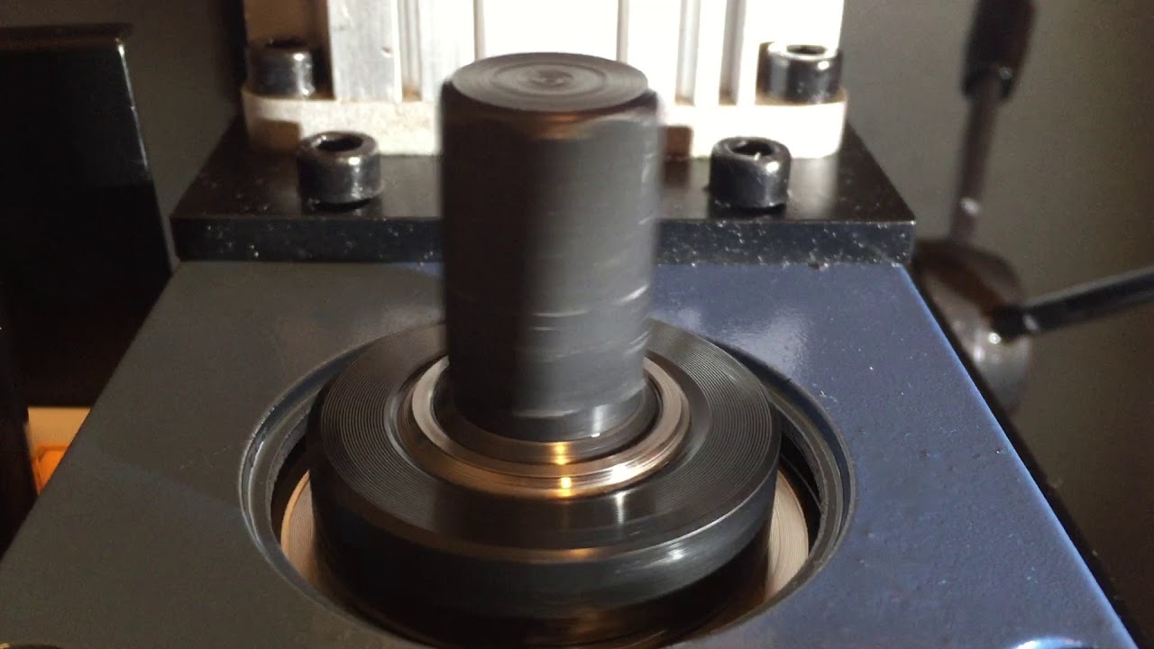 LMS 3990 HiTorque Mini Mill spindle runout - YouTube