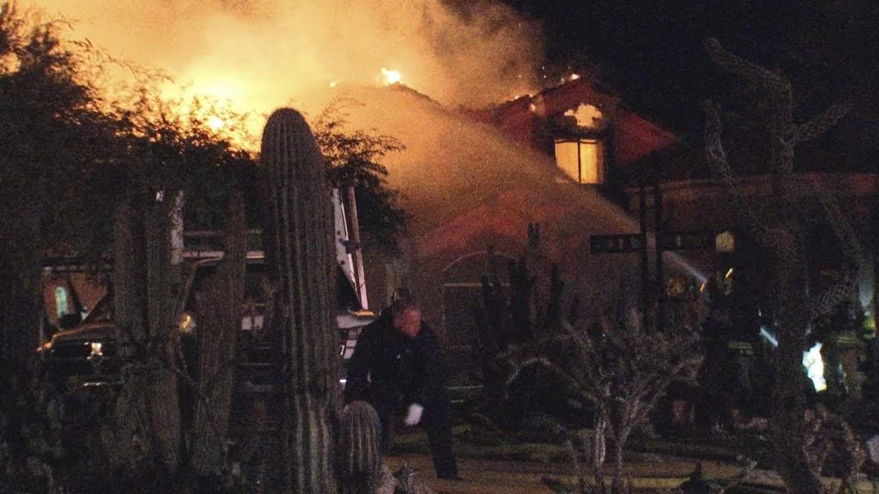 Naked man attempts to put out house fire in Cave Creek - YouTube