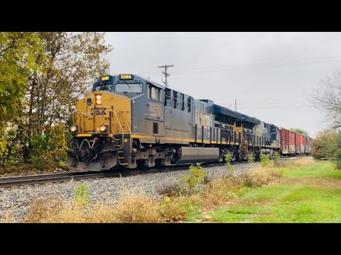 Csx 3285 leading!( Csx 3470 trailing!) 81 cars! ( in real life!) + Horn Salute! - YouTube