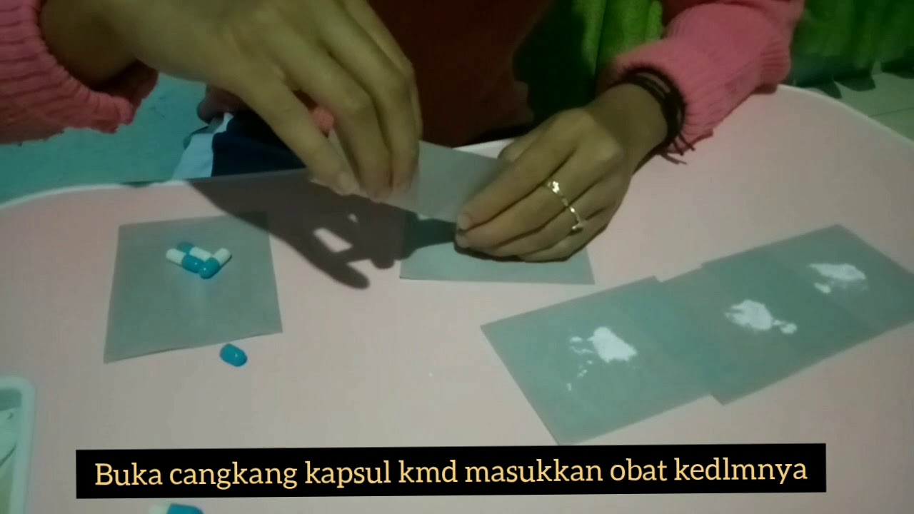 Praktik farmasetika dasar(cara membuat sediaan kapsul) - YouTube