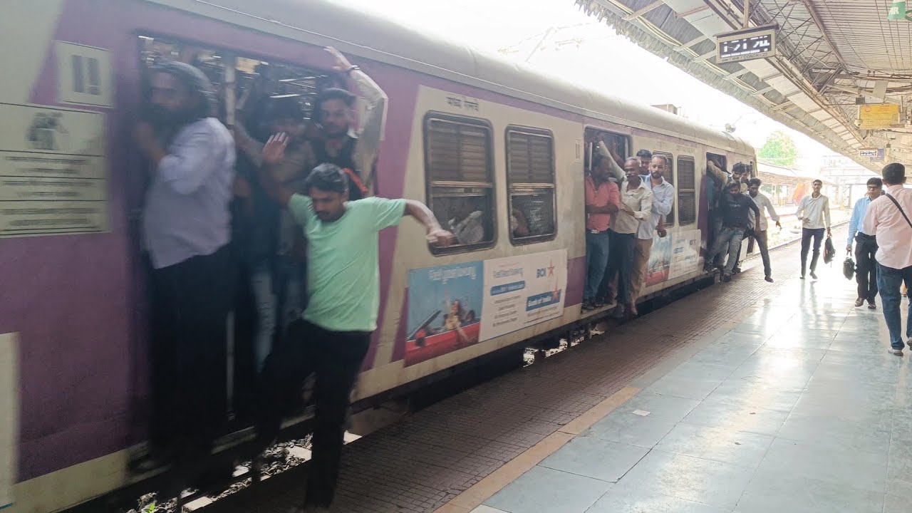 Mumbai Fast Local Train at Dadar Station Mumbai - YouTube