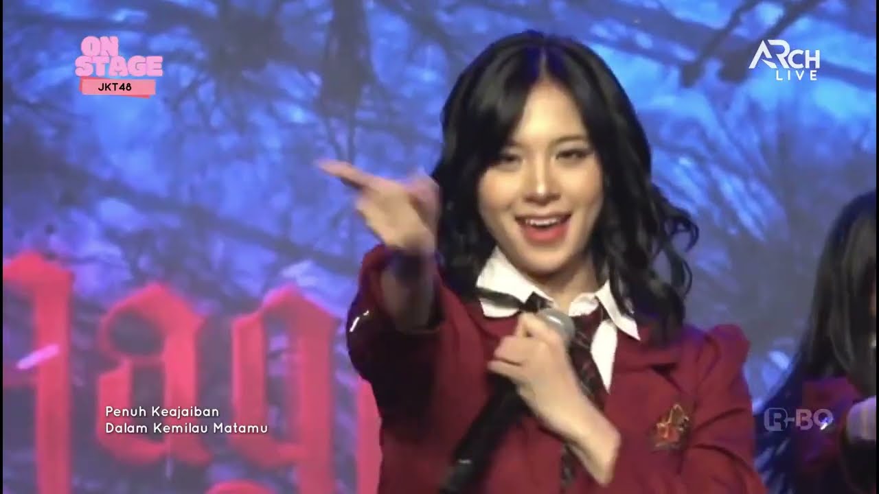 JKT48 - Magic Hour - Agustus Last Show Zee - YouTube