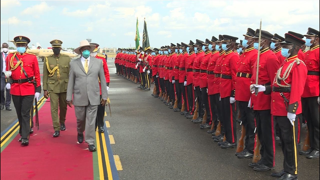 Museveni's colorful arrival in Tanzania, inspects smart Army parade of ...