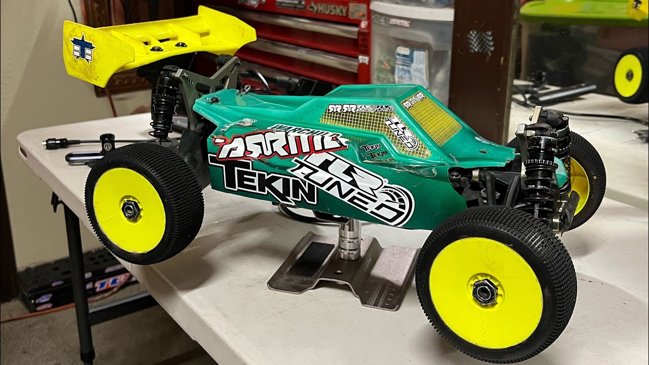 Heat 2 Pt.2 Arma TLR 1/8 Buggy Race at Huckleberry RC track - YouTube