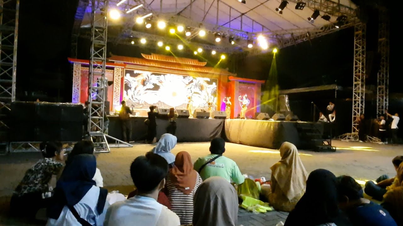 dance: Tari Batik | Sanggar Hokya Traditional Dance - YouTube