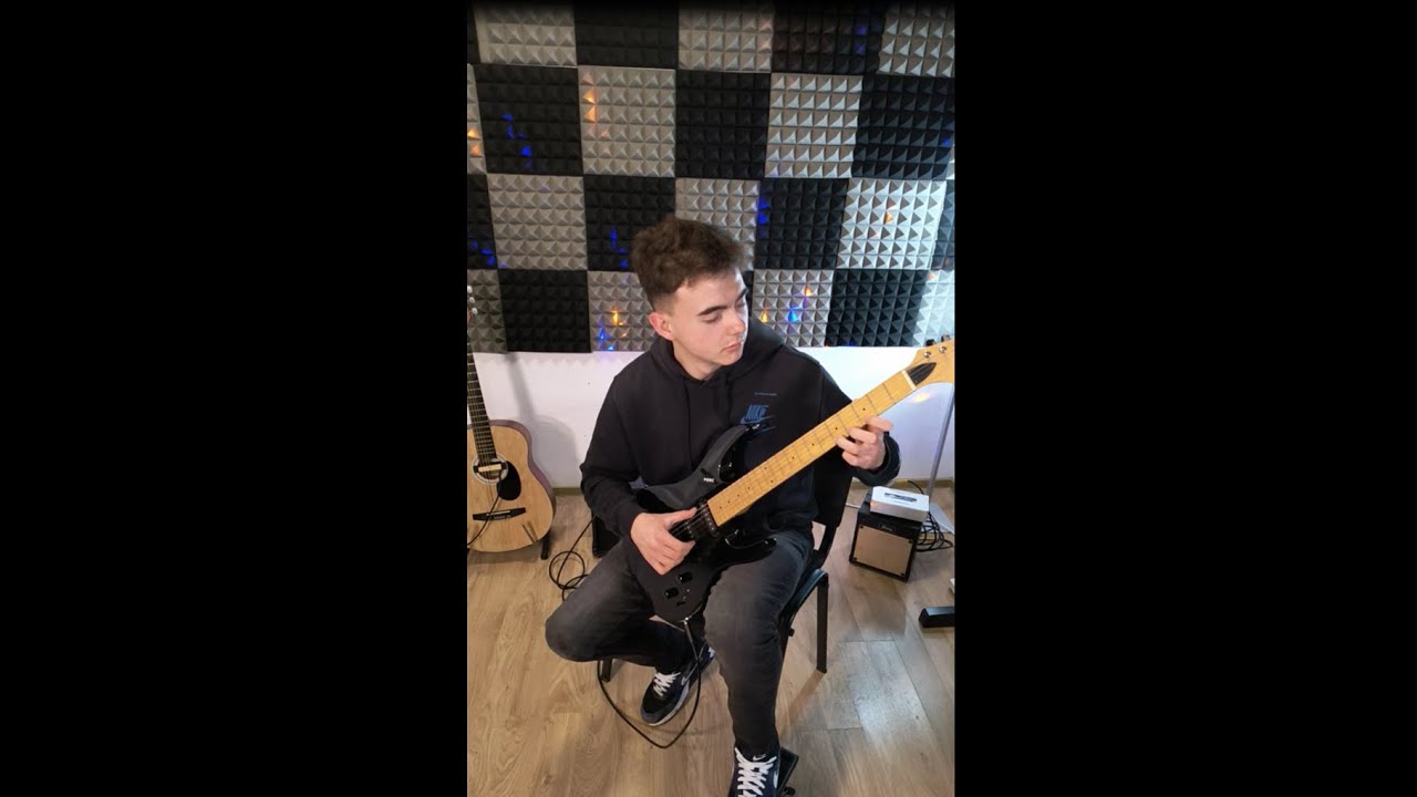 Rock electrizant la Centrul Vivace: Colaj „Ziua Vrăjitoarelor” (Cargo ...