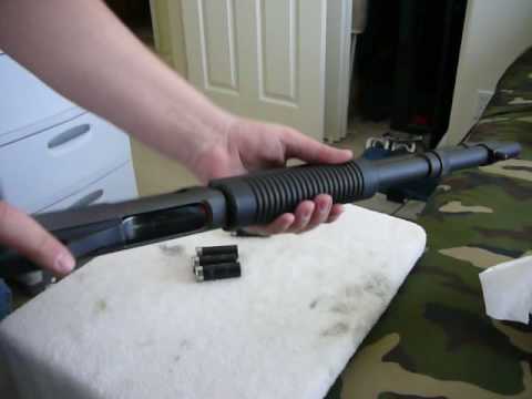 Unloading a Remington 870 - YouTube