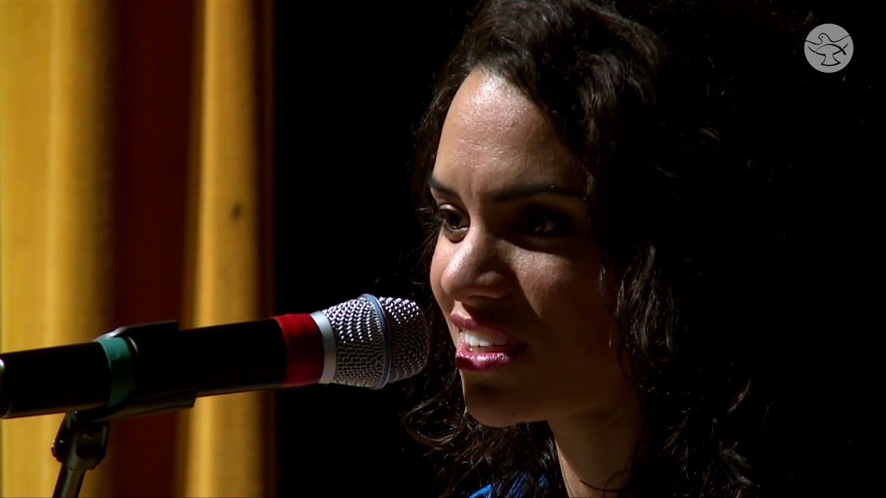 Amanda Vernon | In Concert - YouTube