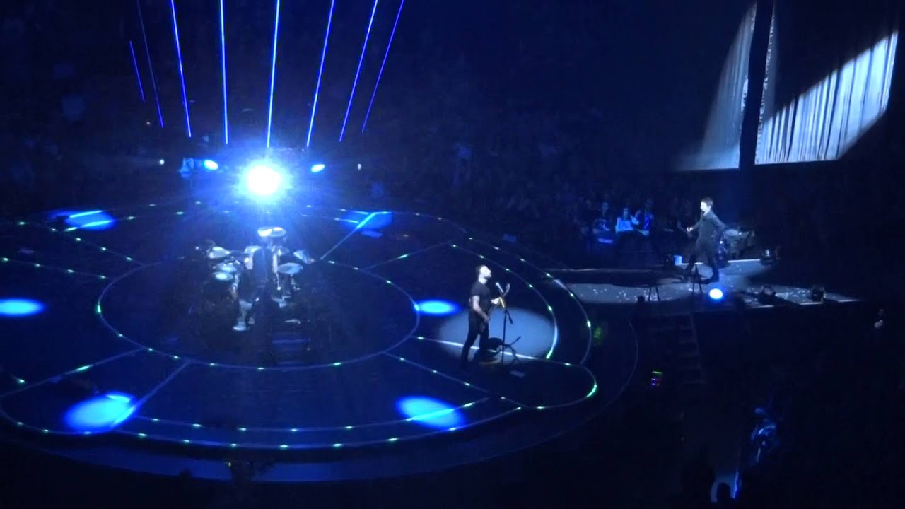 Muse - Uprising (Drones tour - Live Montreal) 2016-01-20. - YouTube