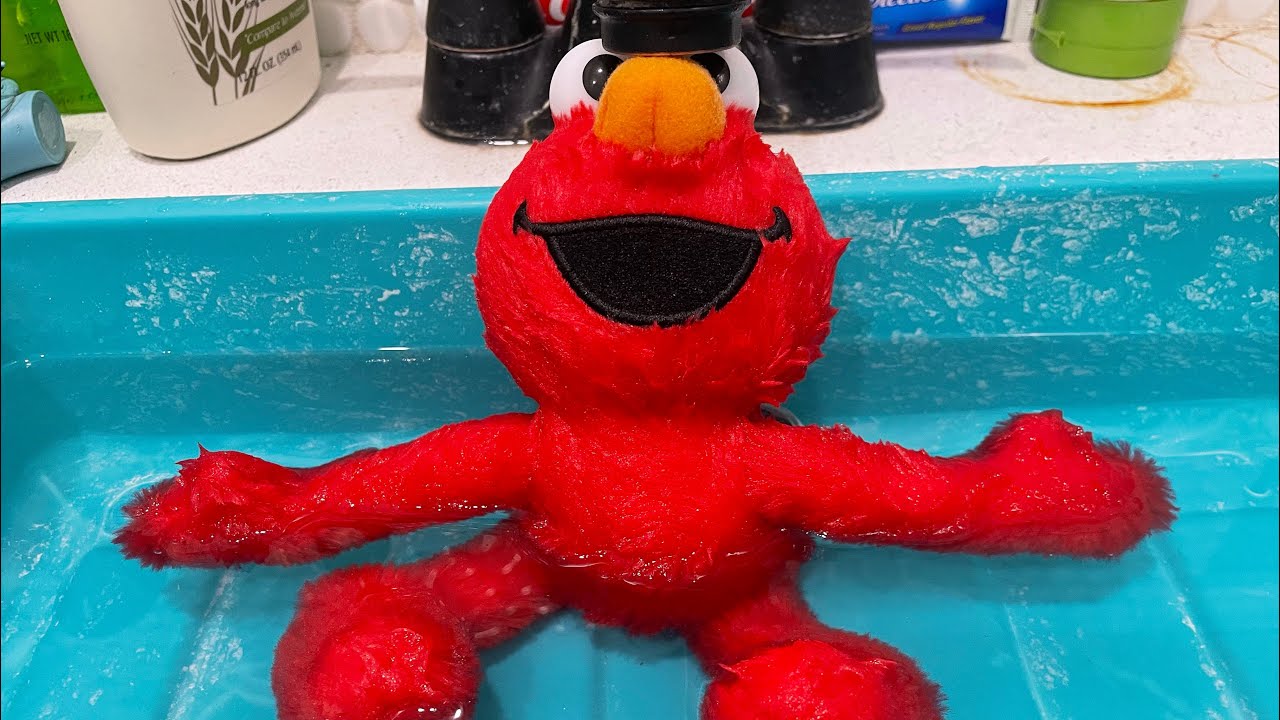 Elmo’s bath - YouTube