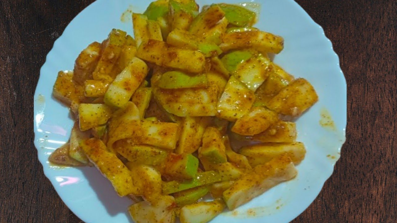 Peyara makha recipe 😋 | পেয়ারা মাখা | #foodies #yummy #guava #tasty ...