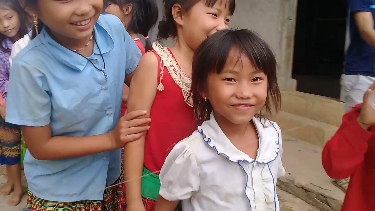 Coj me nyuam kawm caij ntuj so thiab ua yeeb yam - YouTube