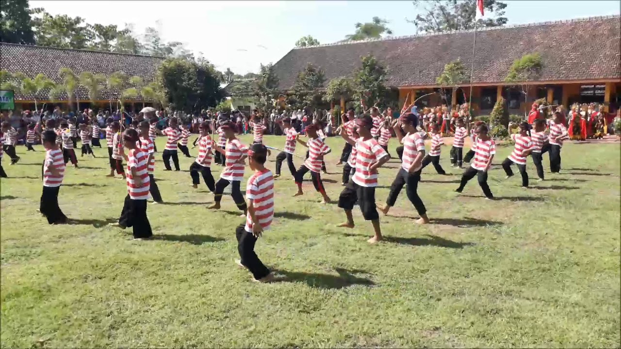 TARI PECUT SDN KEMUNINGSARI LOR 2 - YouTube