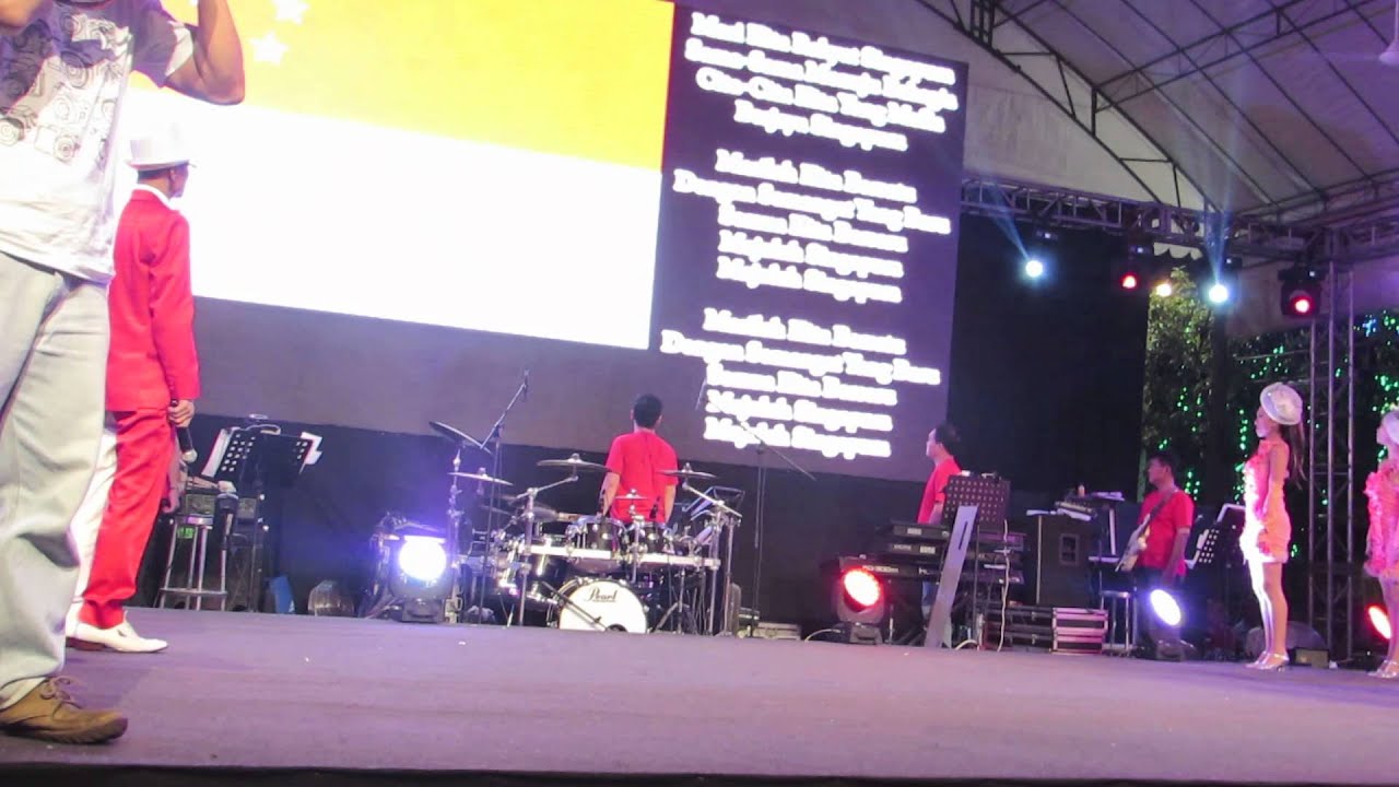 Yesterday we sing The Singapore National Anthem at getai - YouTube