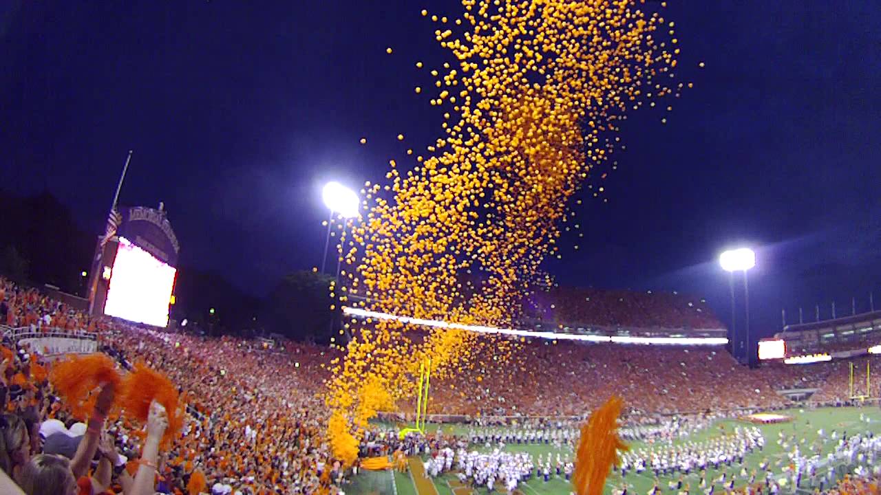 Clemson v Georgia 2013 - The Tigers Run Down the Hill into Death Valley ...