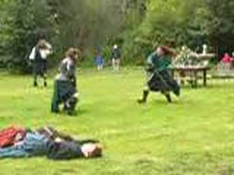 Sword fight at Scottish Fastival - YouTube