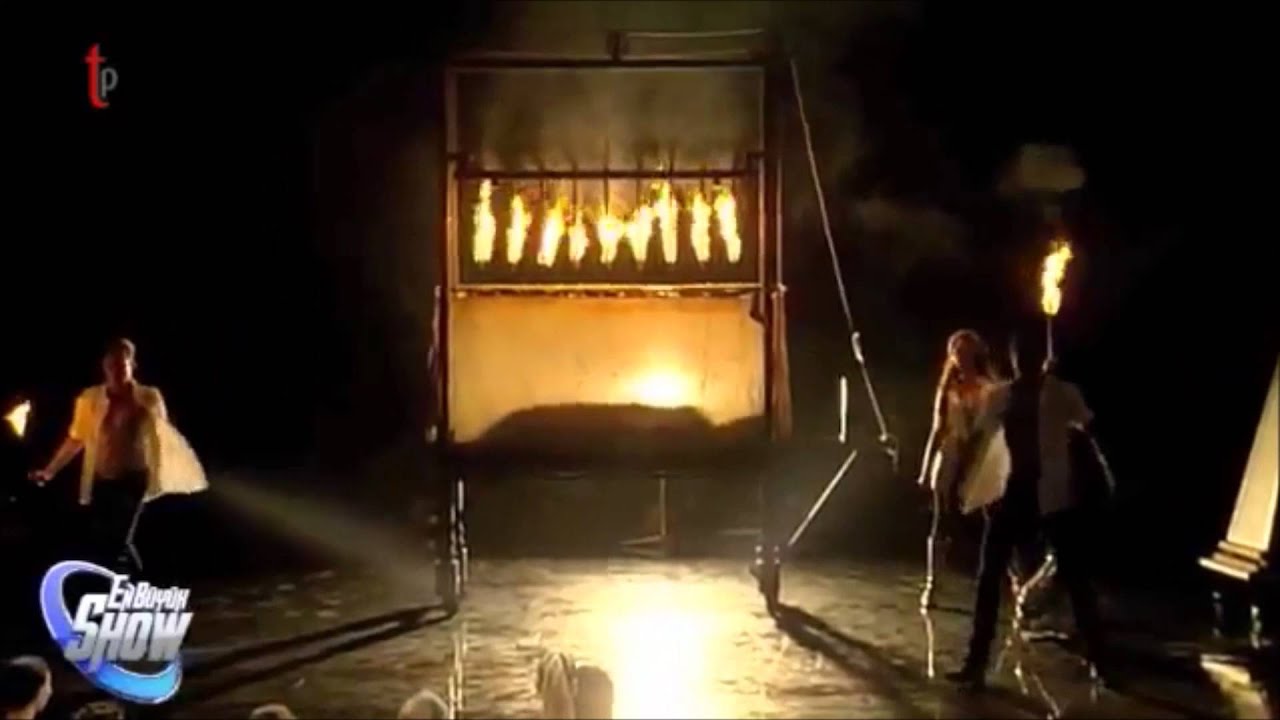 Table of Death illusion - YouTube