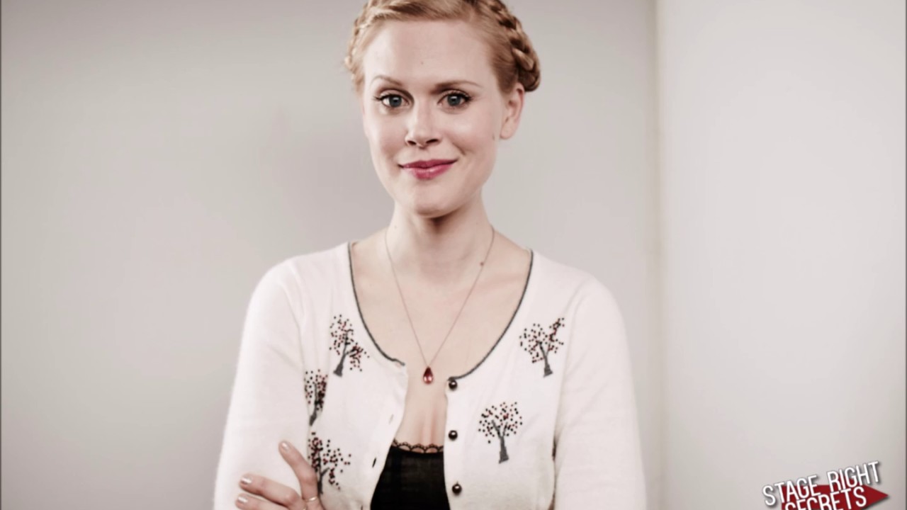 Janet Varney Interview - YouTube