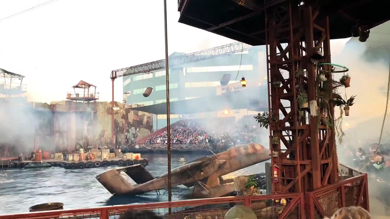 Water World Plane Crash at Universal Studios Hollywood IN 4K! - YouTube