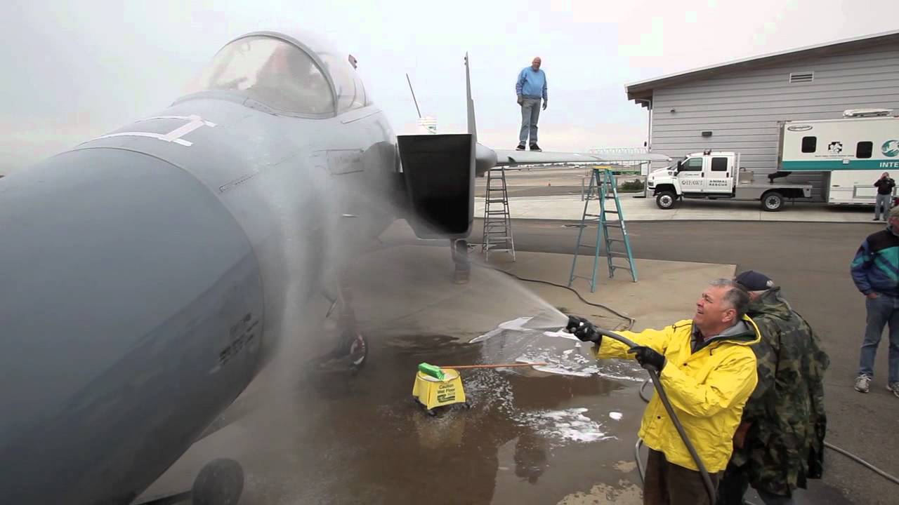 Washing an F-15 for Veteran's Day - YouTube