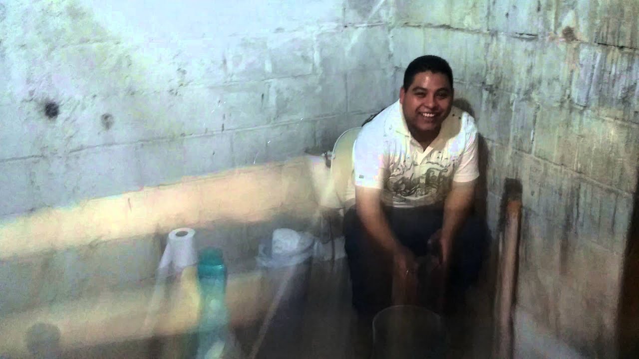 Cagando - YouTube