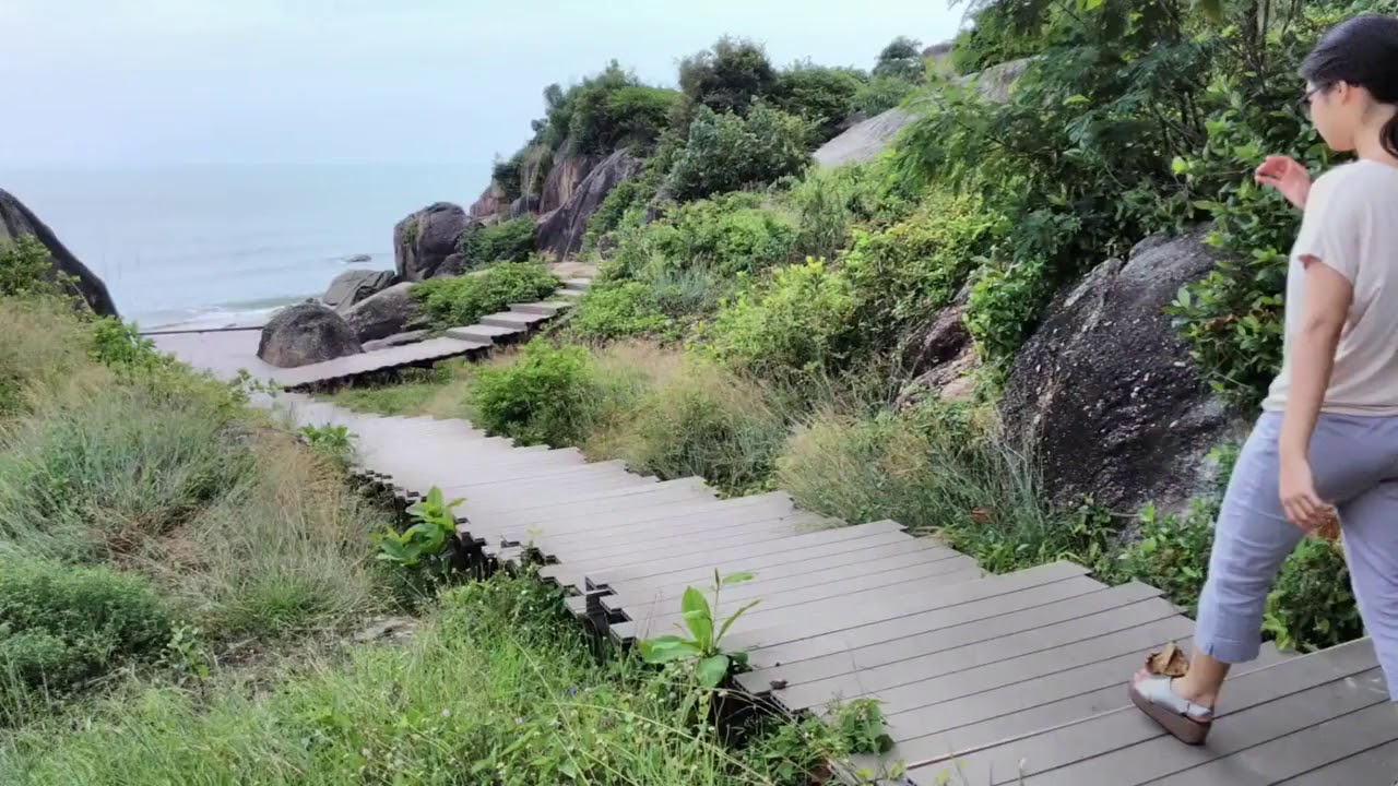 Samila beach and sea in Songkhla, (Thailand) - YouTube