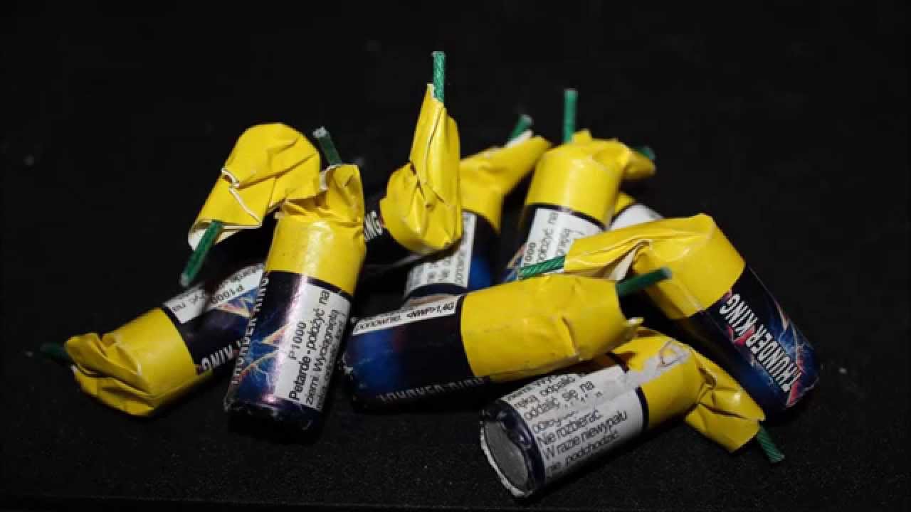 Test Of Thunder king P1000 firecracker (Polenböller) - YouTube