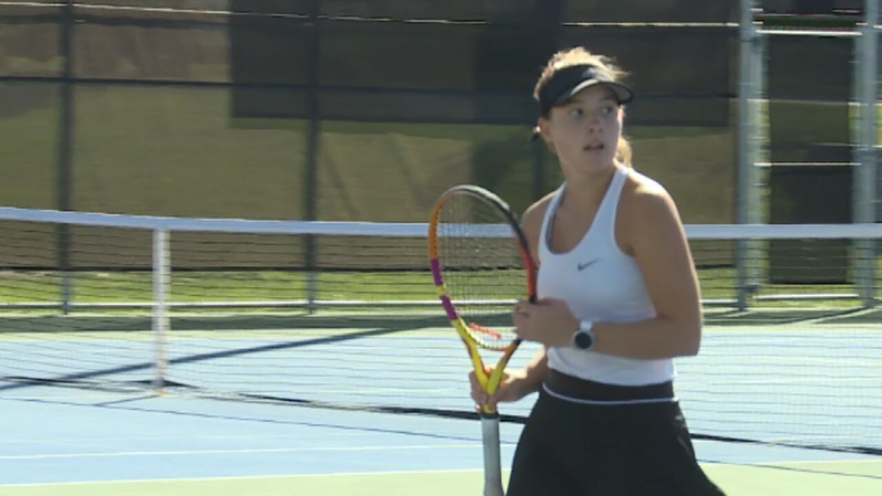 Krajewski Advances To semifinals at first day of state tennis - YouTube