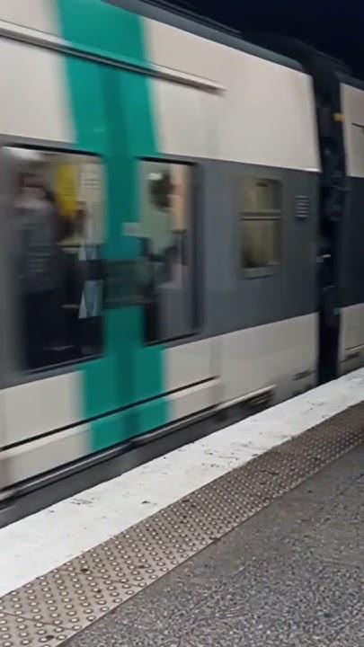 Départ d'une UM de MI09 à la Défense Grande Arche, RER A, Paris, France 🇨🇵🇨🇵🇨🇵🇨🇵 - YouTube