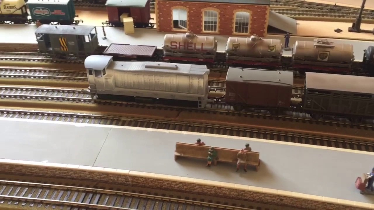 CIE 121 class model loco - Trial Run 01 - YouTube