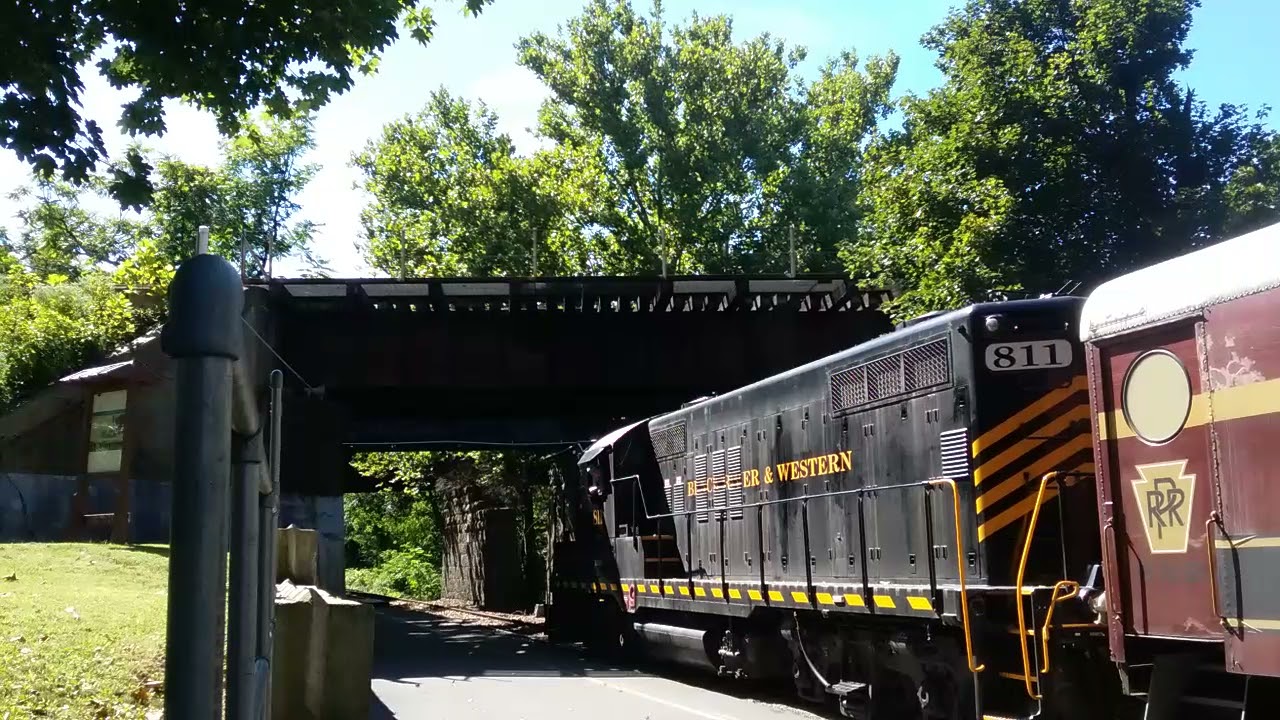 NS H76 Over Delaware River Railroad Excursion Train - YouTube