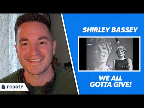 First Time Hearing Shirley Bassey - To give (Io per lei) | Christian Reacts!!!